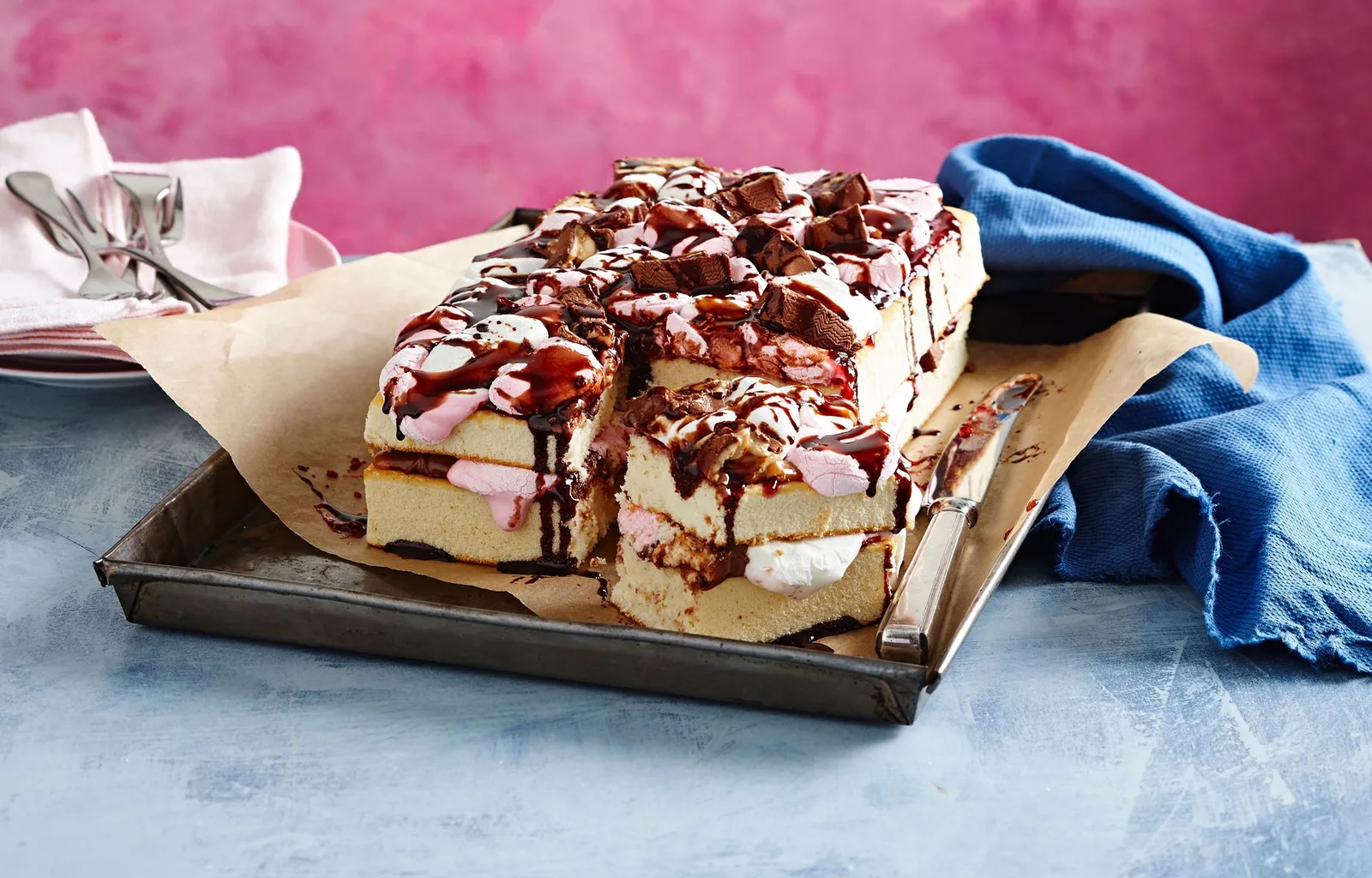 15-minute sticky marshmallow cake with chocolate sauce Recipe | that's ...