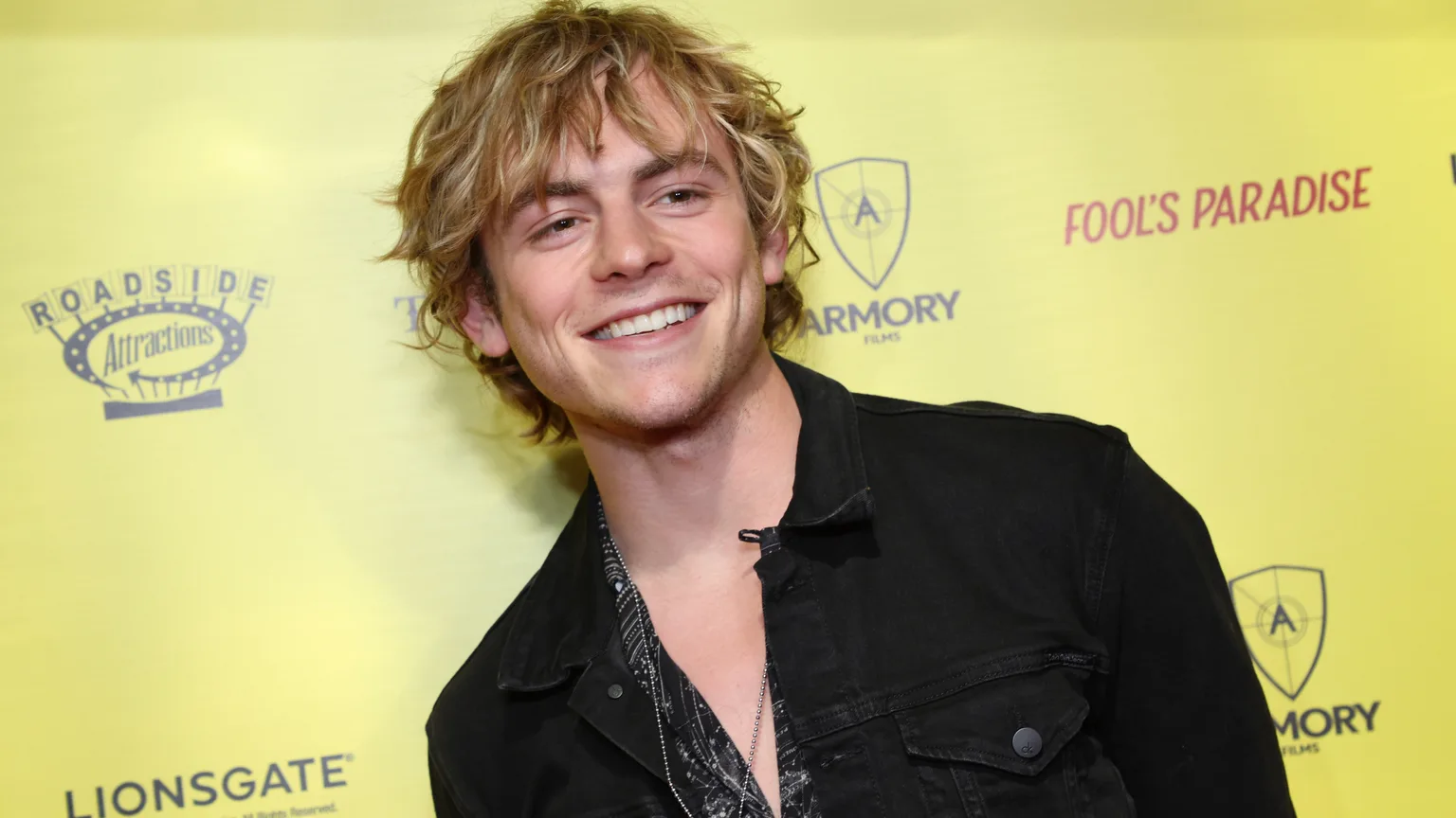Does Ross Lynch have a new girlfriend? Here's what we know - WHO