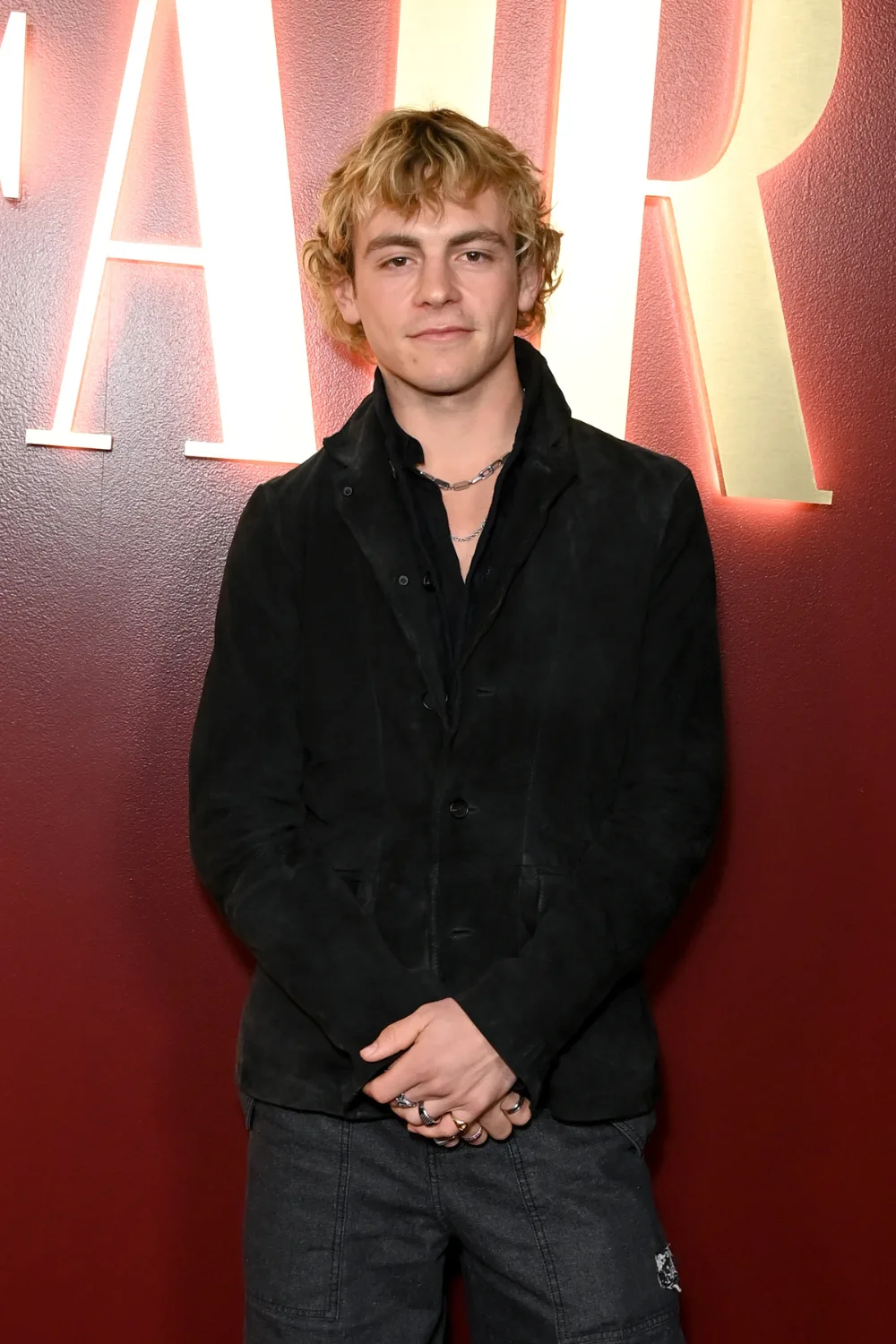 Does Ross Lynch have a new girlfriend? Here's what we know - WHO