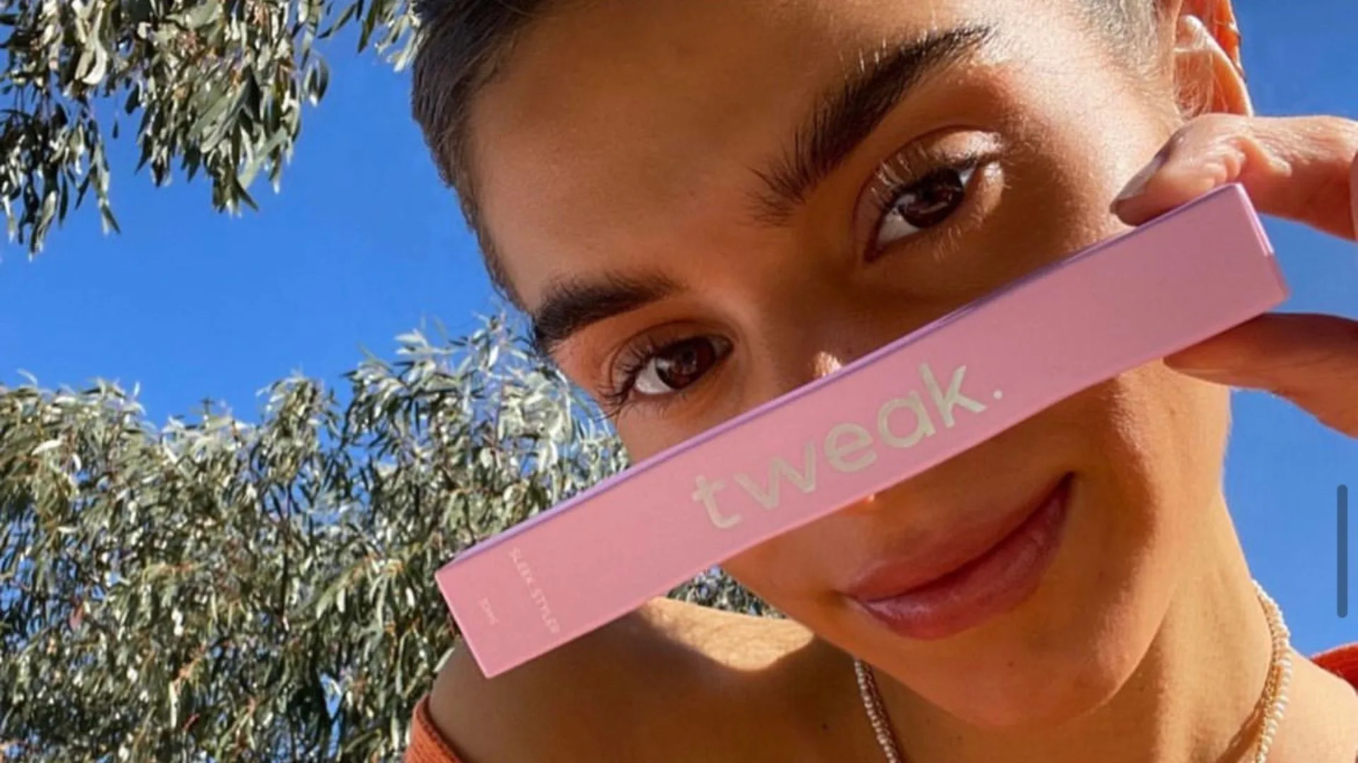 The 'miracle eyelash serum' shoppers love for 'fluffy natural lashes' - WHO
