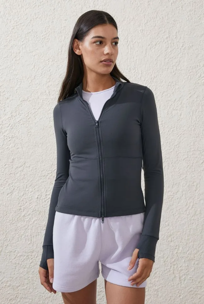 The Best Women's Activewear Jackets For Your Next Workout | WHO