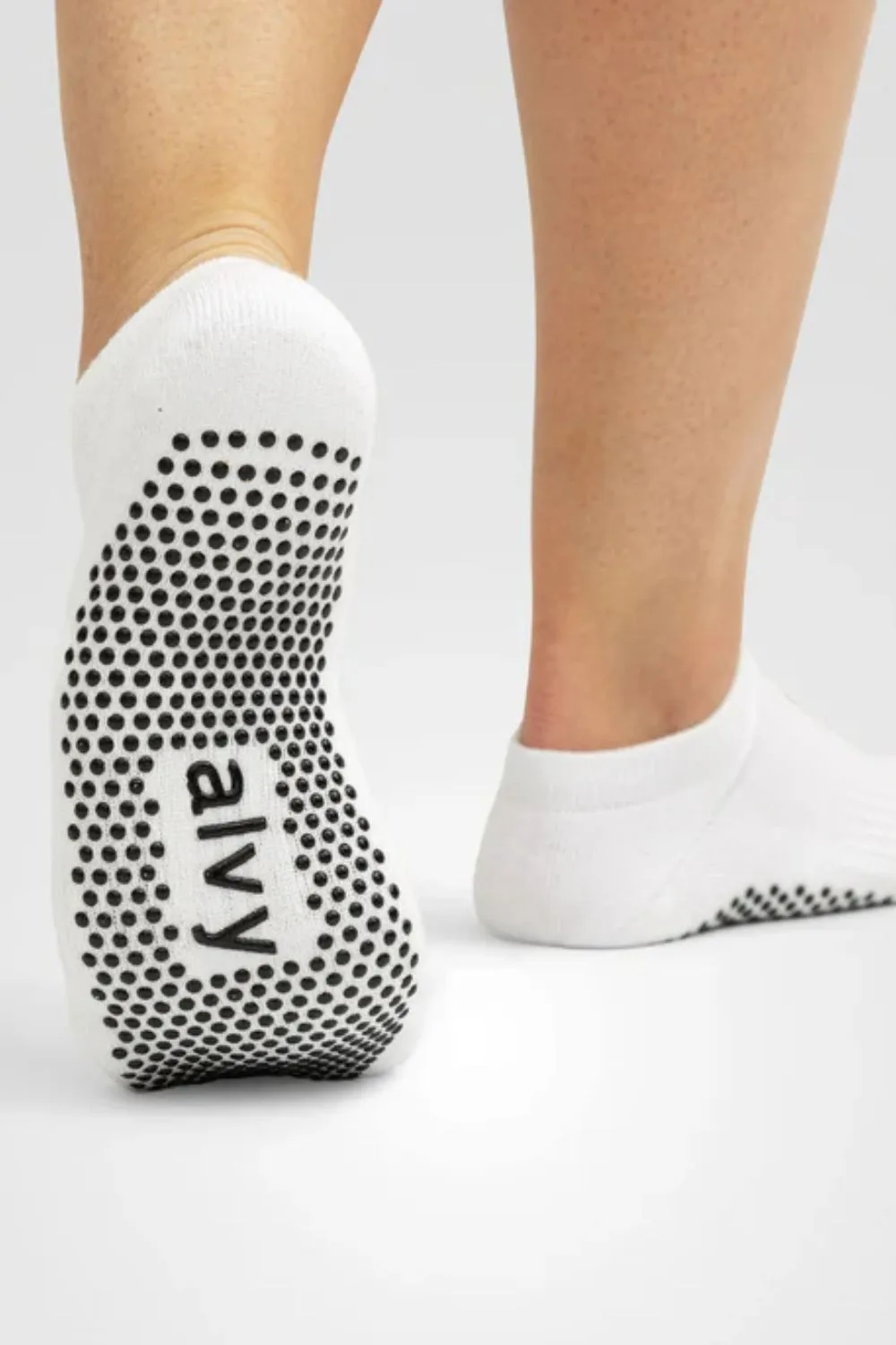 The Best Pilates Grip Socks to Shop in Australia 2024 | WHO