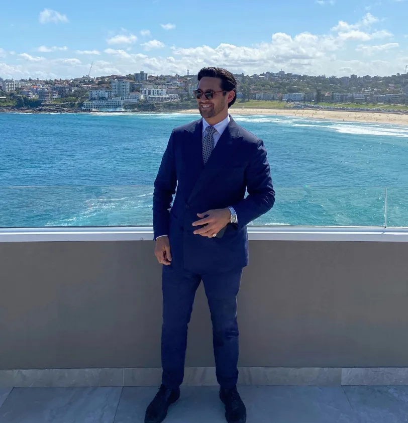 Larry Emdur met his wife on a flight. This is their love story