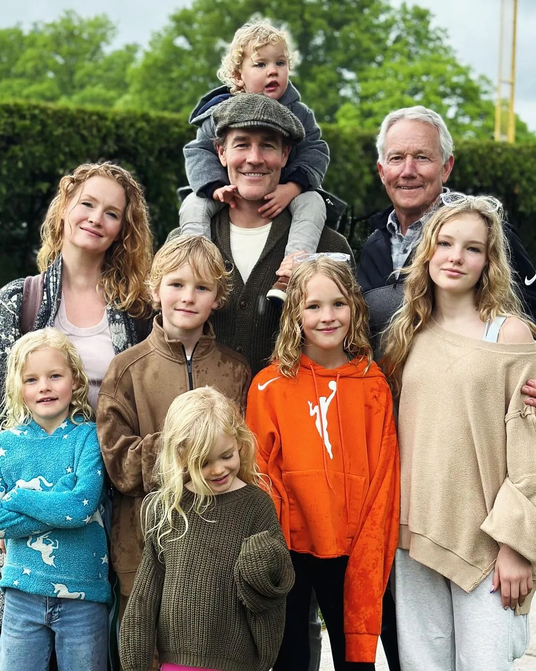 James Van Der Beek’s family: Meet his six children & wife Kimberly - WHO