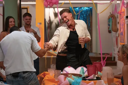 Callum Hole spills the tea on his first night on Aussie Shore