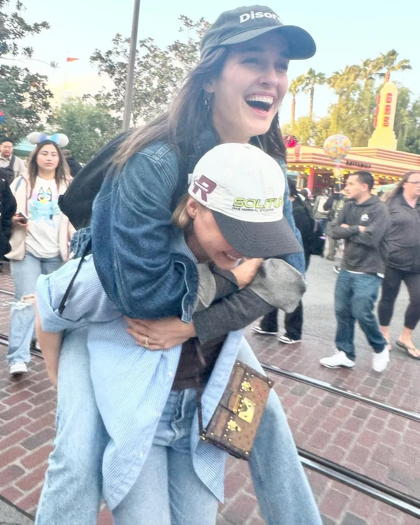 Chloë Grace Moretz and Kate Harrison are engaged! - WHO