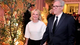 Who is Amy Poehler dating? WHO