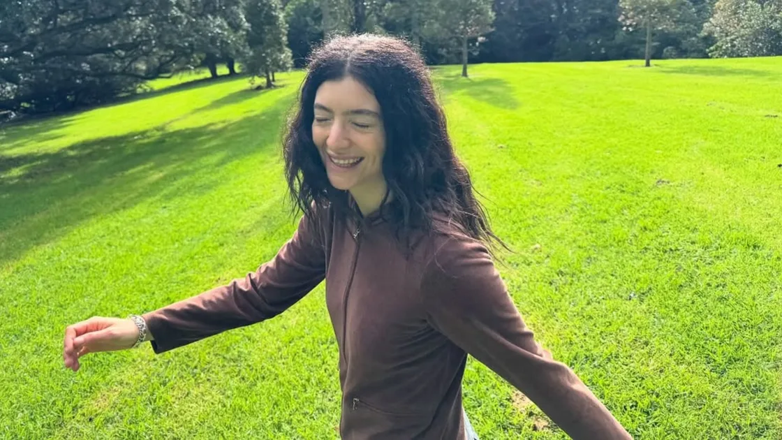 Lorde Summer is bringing basics back