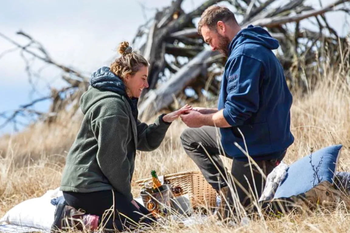Farmer Wants a Wife's Andrew Guthrie & Jess Nathan Celebrate Wedding ...