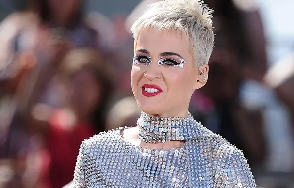 Oprah and Katy Perry's homes threatened as Thomas Fire grows to third ...