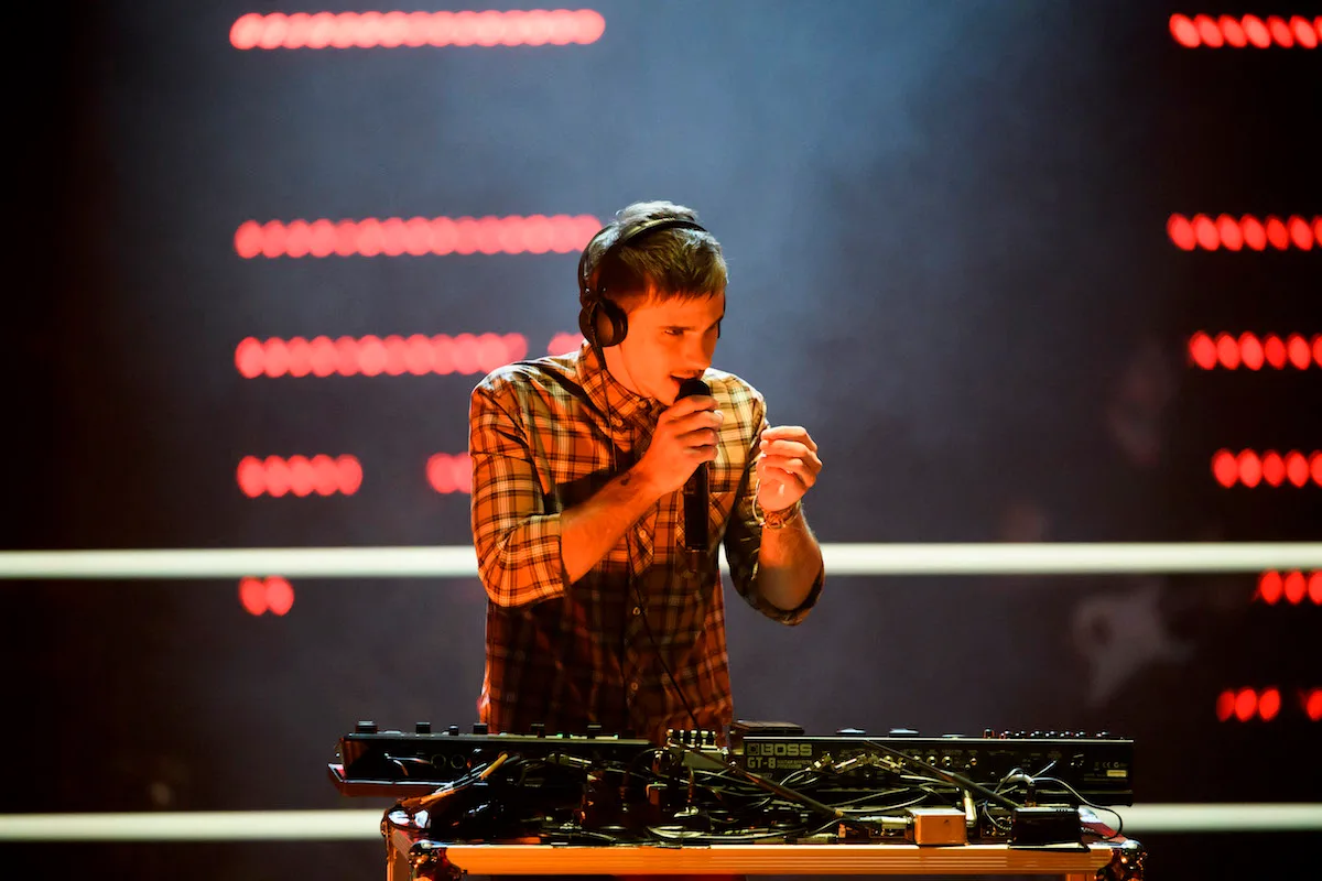 The Voice's Sam Perry is through to the lives—and engaged! | WHO