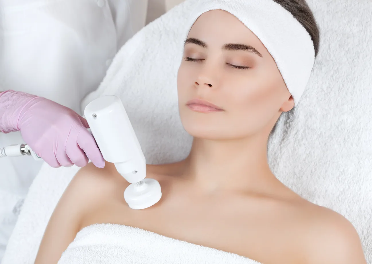 Decolletage: Treatment for Wrinkles, Redness & Sun Damage | WHO