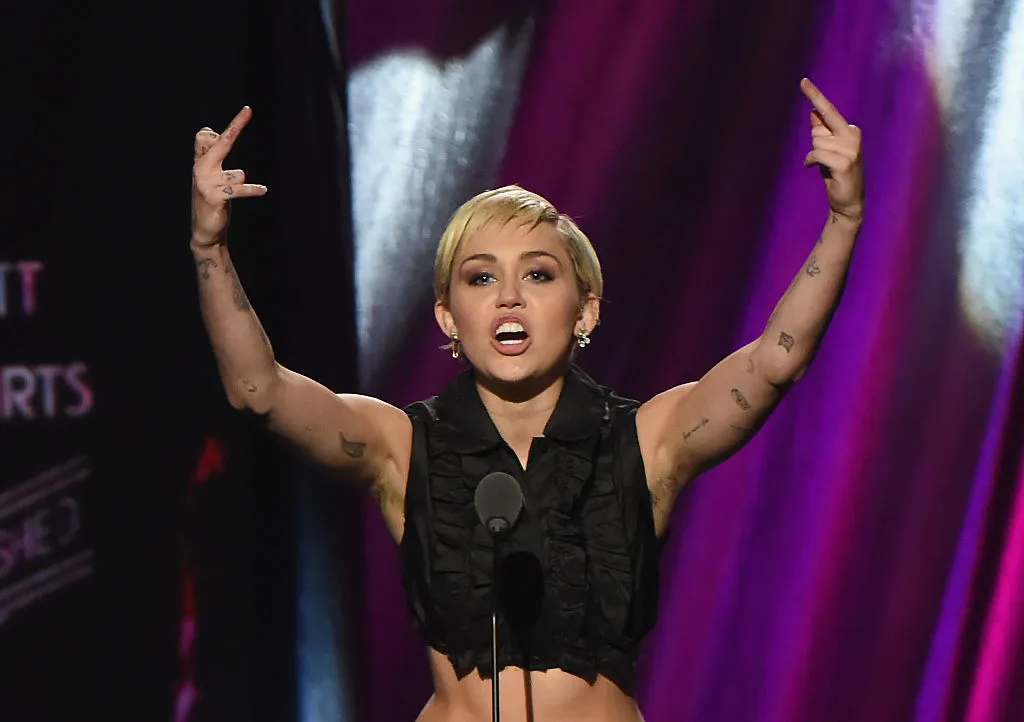 Armpit Hair: 11 Celebrities That Have Hairy Underarms | WHO