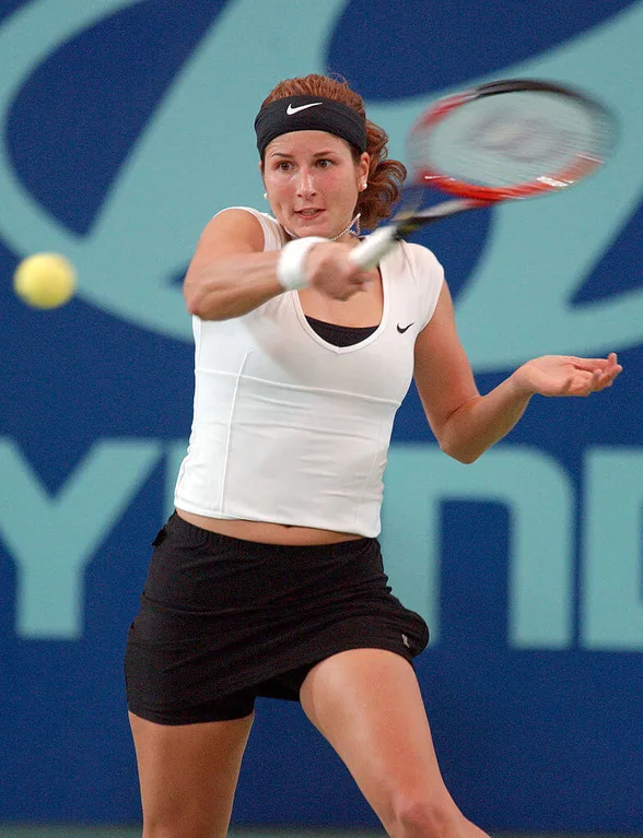 Roger Federer's Wife: What Do We Know About Mirka Federer? | WHO