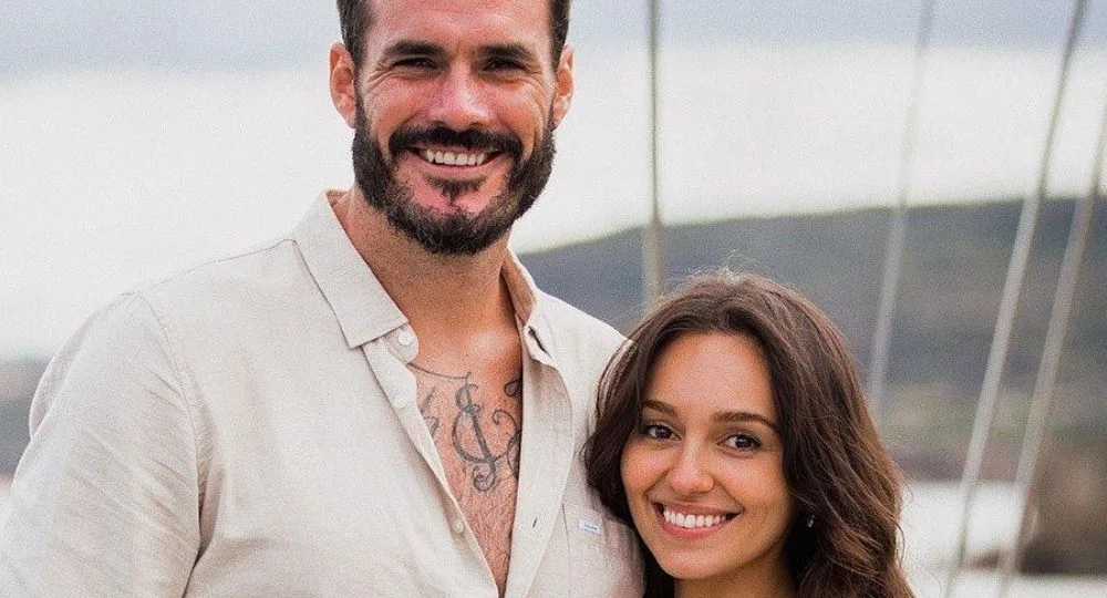 The Bachelor Locky Gilbert DENIES he knew Bella before the show | WHO