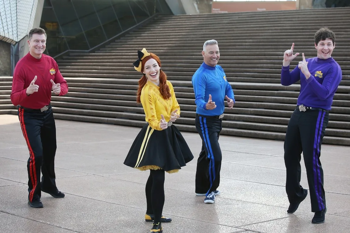Red Wiggle Simon Pryce's baby bombshell! | WHO