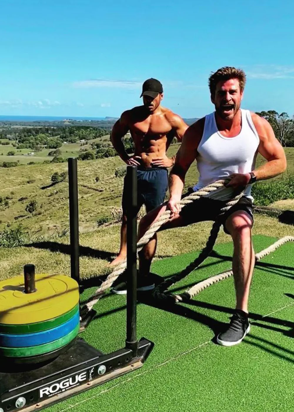 Liam Hemsworth shows off new Wolverine look | WHO