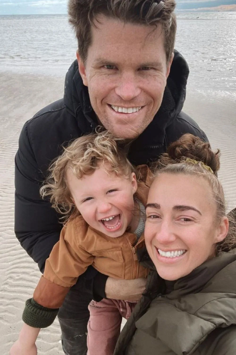 Samantha Gash and Mark Wales' Survivor love story | WHO