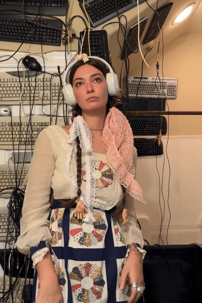 Maximalist Fashion: Everything you need to know about maximalism | WHO