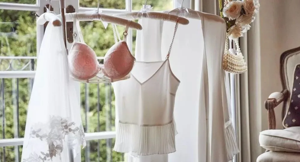 The Best Bridal Lingerie Bras to Wear on Your Wedding Day | WHO