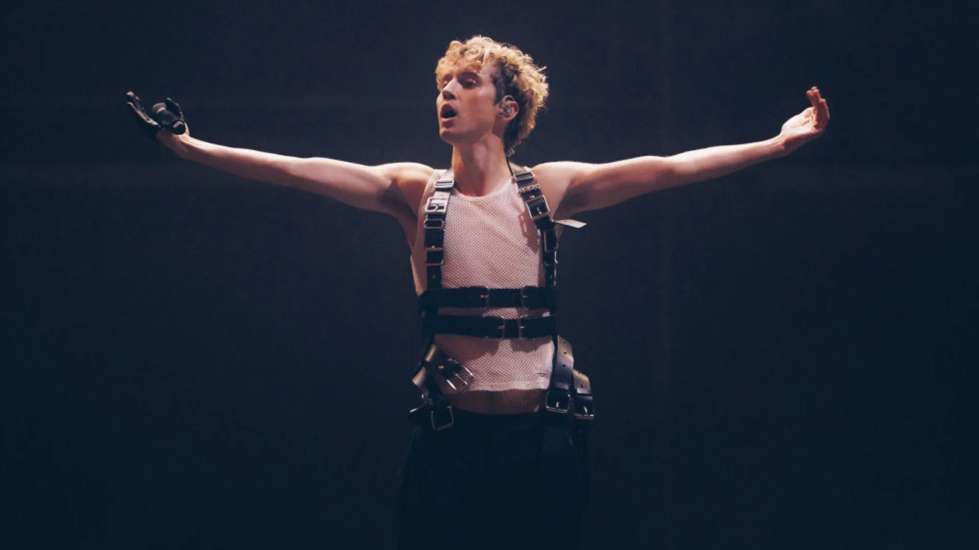 A True Fan's Review Of The Troy Sivan Concert