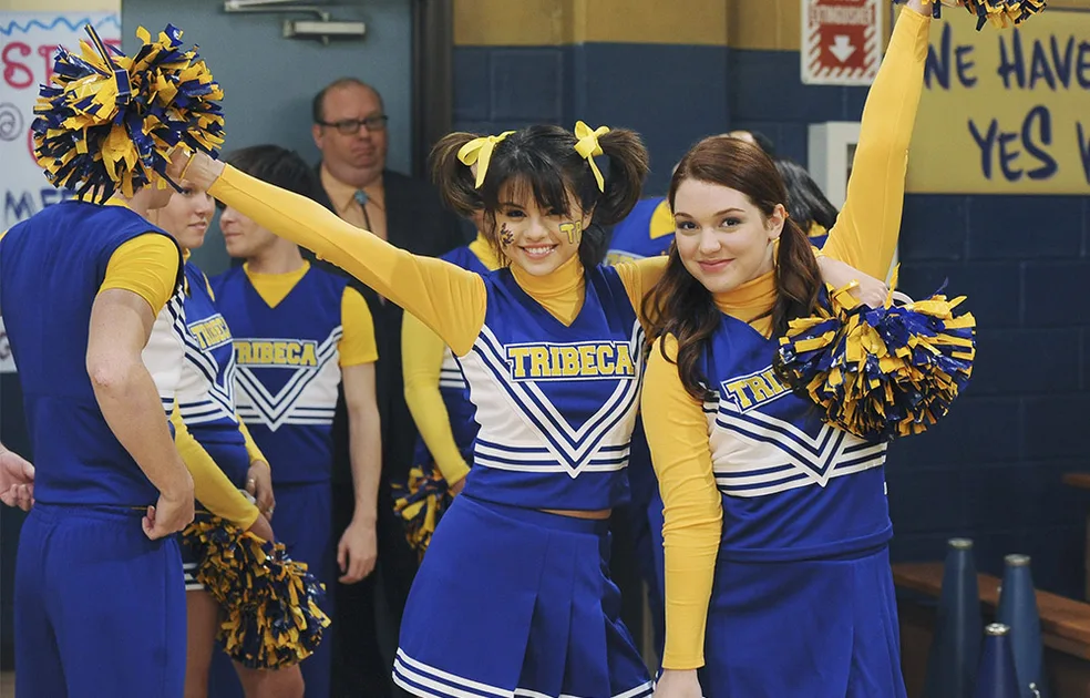 You'll Barely Recognise Harper Finkle From 'Wizards of Waverly Place ...