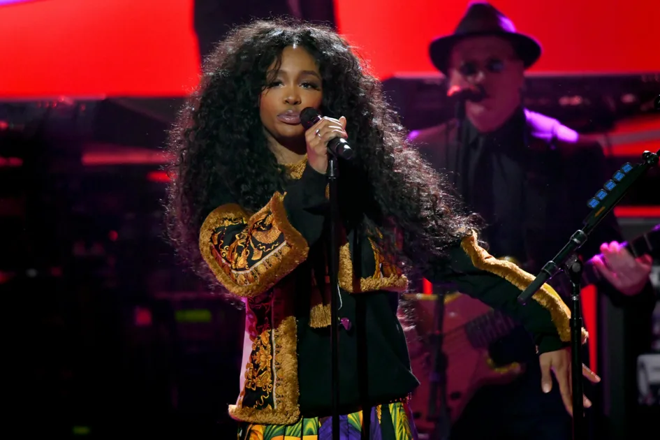 SZA is suffering with the possibility of permanent vocal damage ...