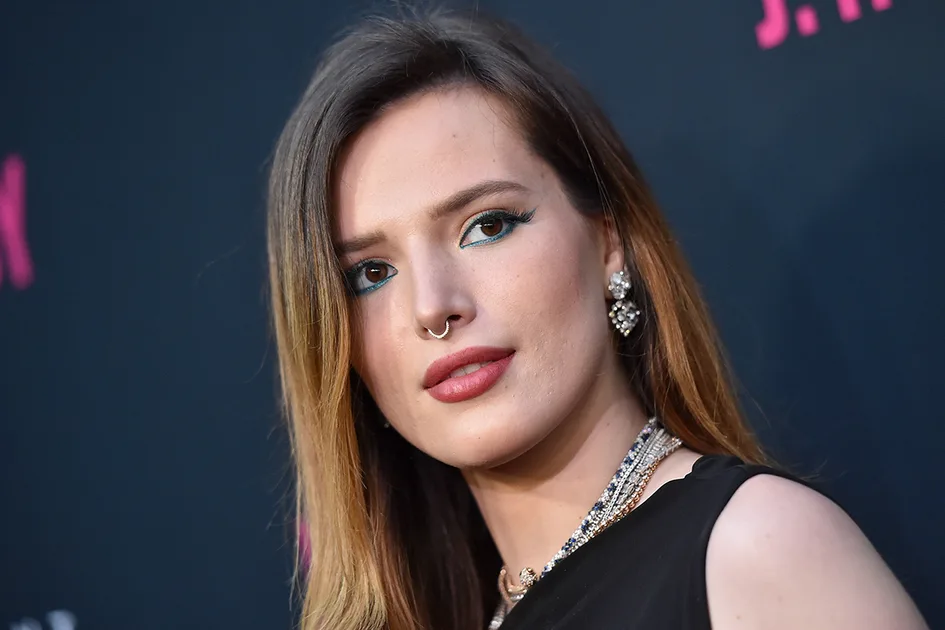 Bella Thorne goes Instagram official with Benjamin Mascolo | Girlfriend