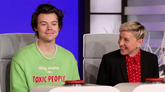 Harry Styles listens to One Direction when working out | Girlfriend