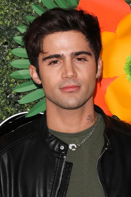 Demi Lovato new boyfriend Max Ehrich | Girlfriend