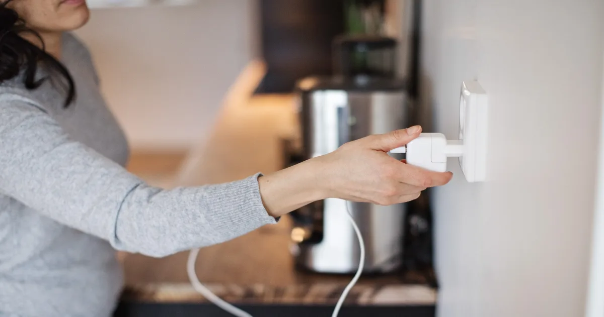 5 simple ways to save electricity and lower your bills | New Idea