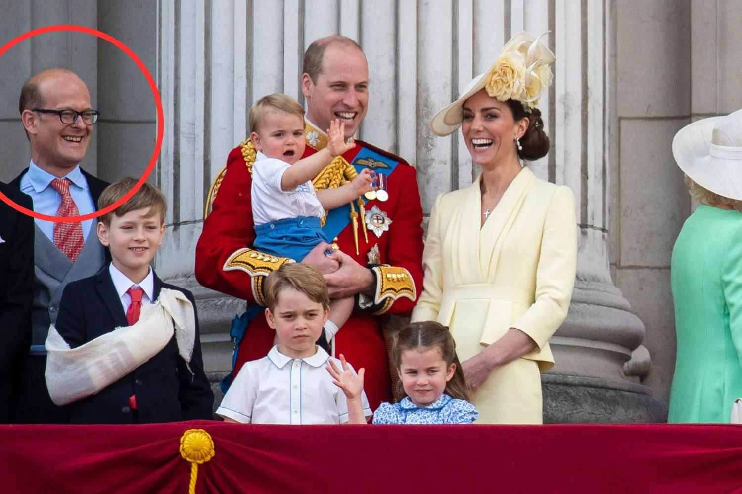 How funeral act revealed "very sad" split between royal couple | New Idea