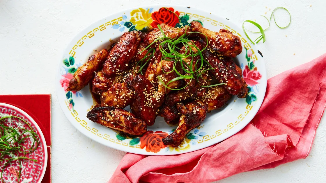 These Sticky Hoisin Chicken Nibbles are finger licking good | New Idea