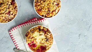 The Raspberry Crumble Dessert Cakes your air fryer was made for | New Idea