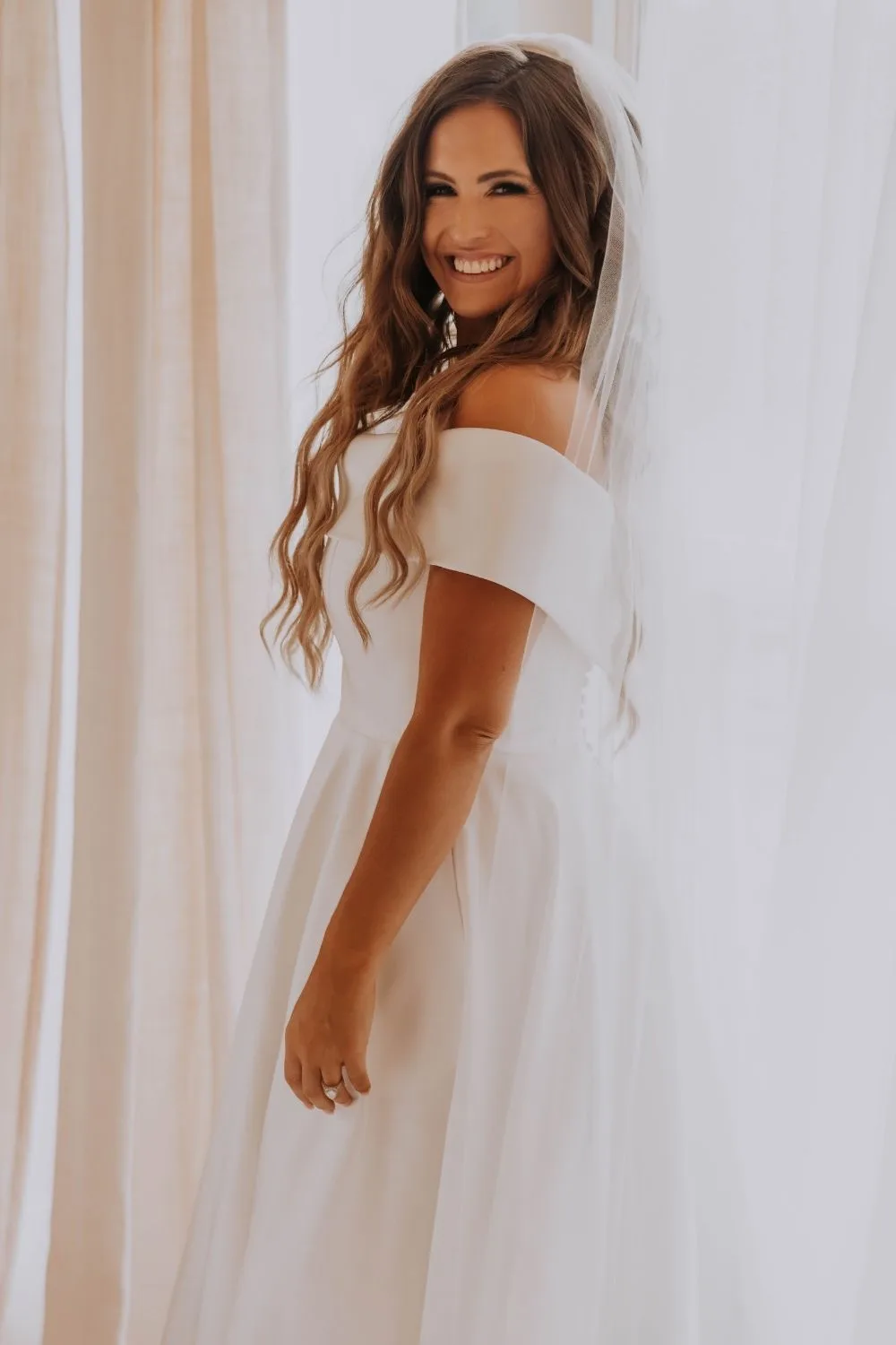 Inside Home and Away's Christie Hayes' wedding album | New Idea
