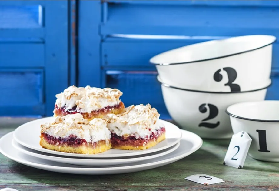 Raspberry meringue slice Recipe | New Idea