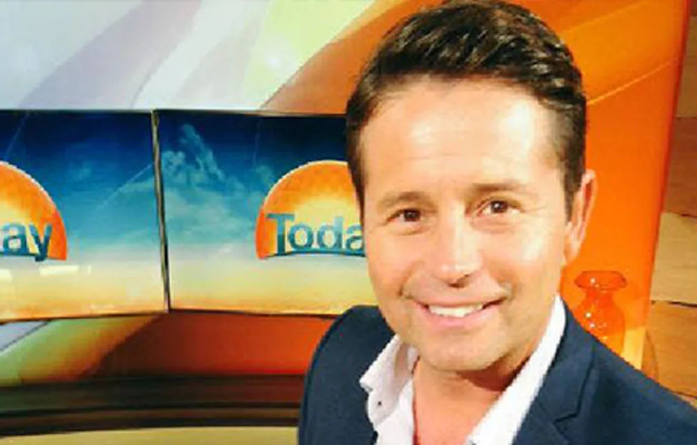 Steve Jacobs looks downcast while shopping for his new Bondi flat | New ...