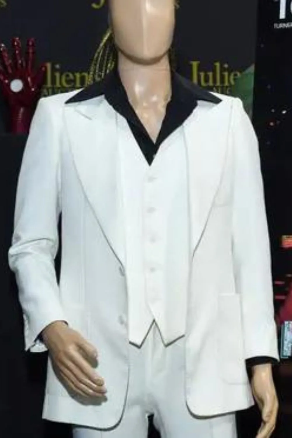 Iconic Saturday Night Fever suit WORN BY John Travolta to be auctioned ...