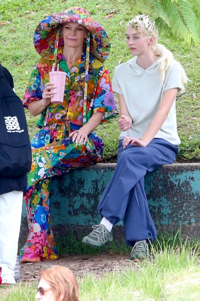 Jess Rowe spotted in Sydney photo shoot with model daughter | New Idea