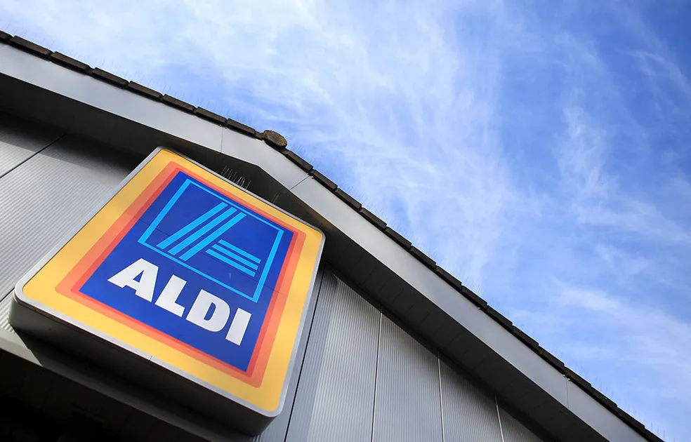 Viral video of heartless Aldi scam has the internet banding together ...