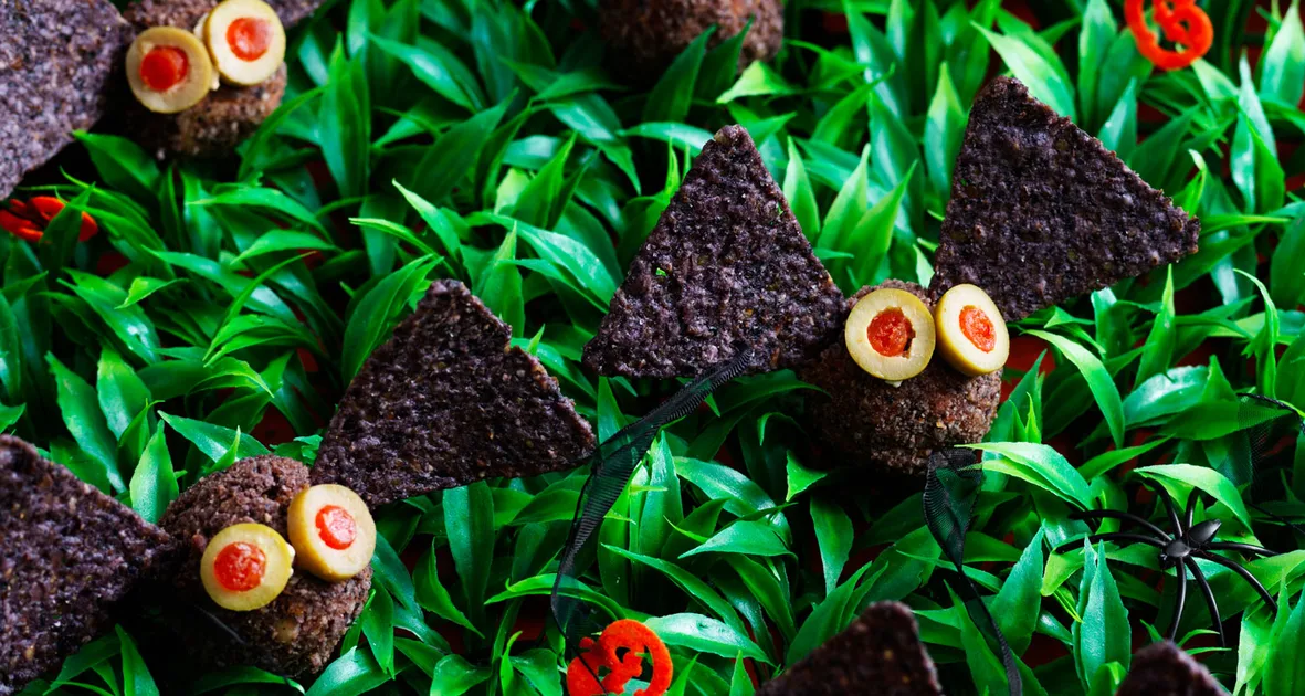 Halloween Recipe: Tortilla Cheese Bats Recipe | New Idea