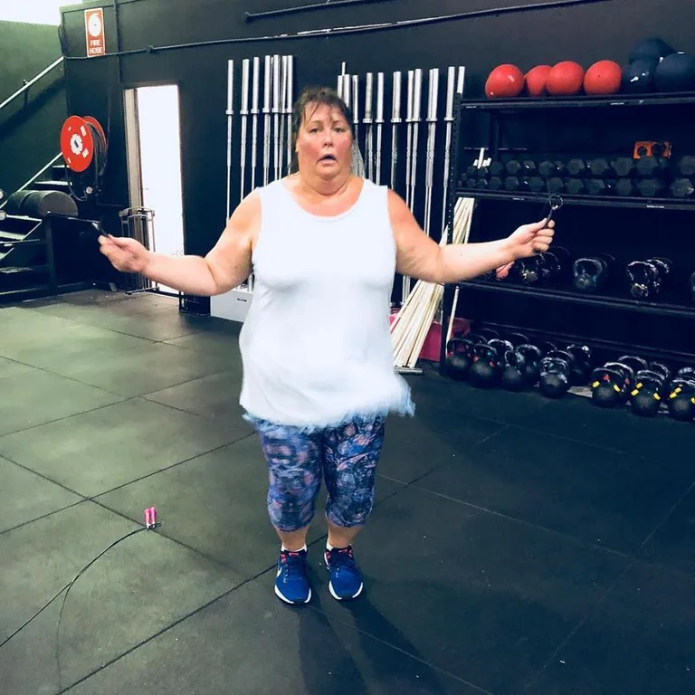 Inspiring photo of 100kg mum working out sparks outpouring of support ...