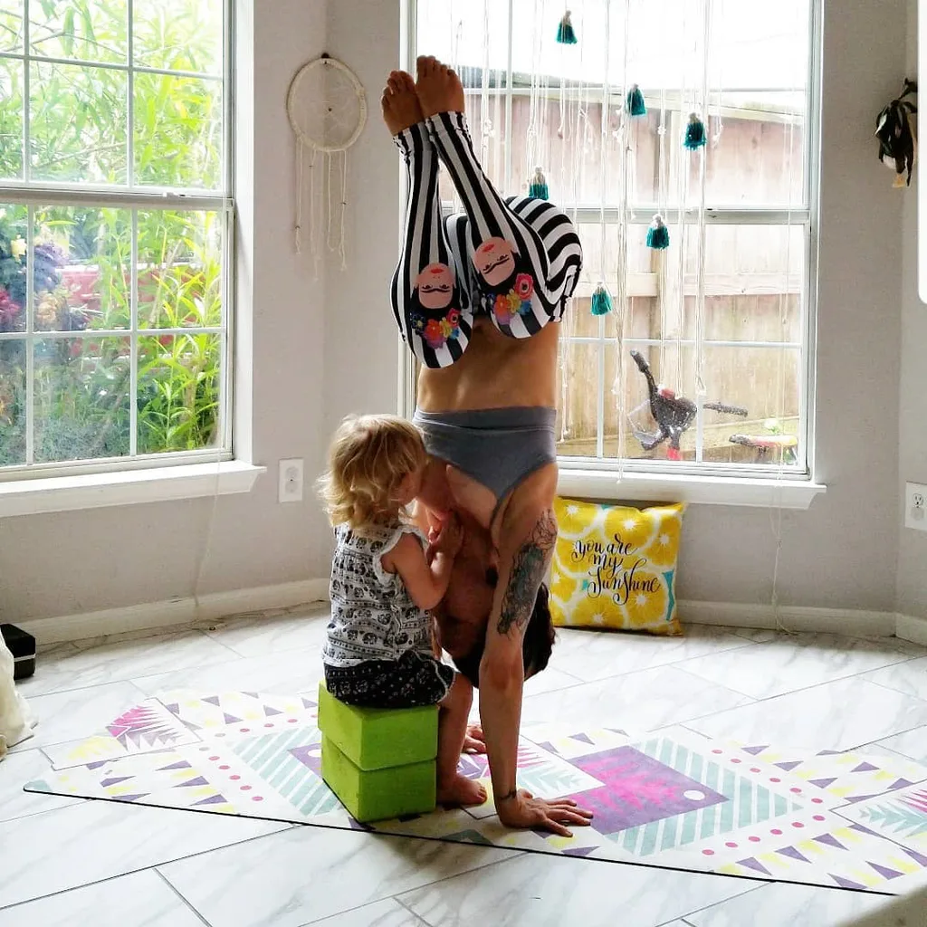 breastfeeding while doing yoga