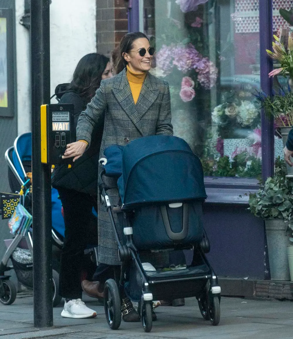 Pippa Middleton takes a stroll with baby Arthur | New Idea