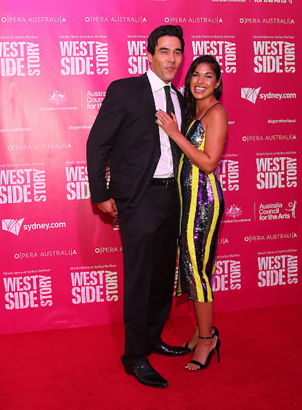 Home & Away's James Stewart and Sarah Roberts are loved up on latest ...