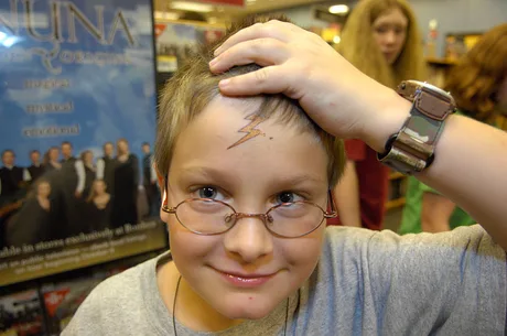 Harry Potter Lightning Scar: What Does it Really Mean? | New Idea
