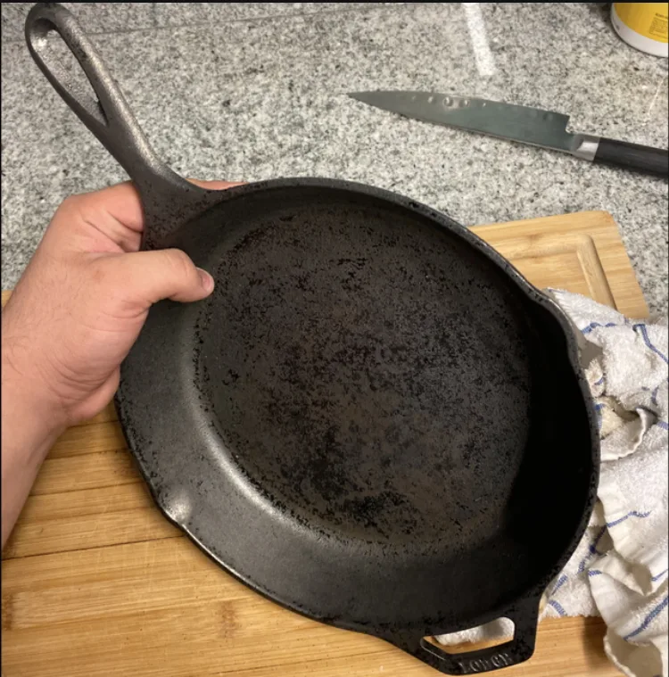 Here's another optical illusion for you: The upside down pan | New Idea