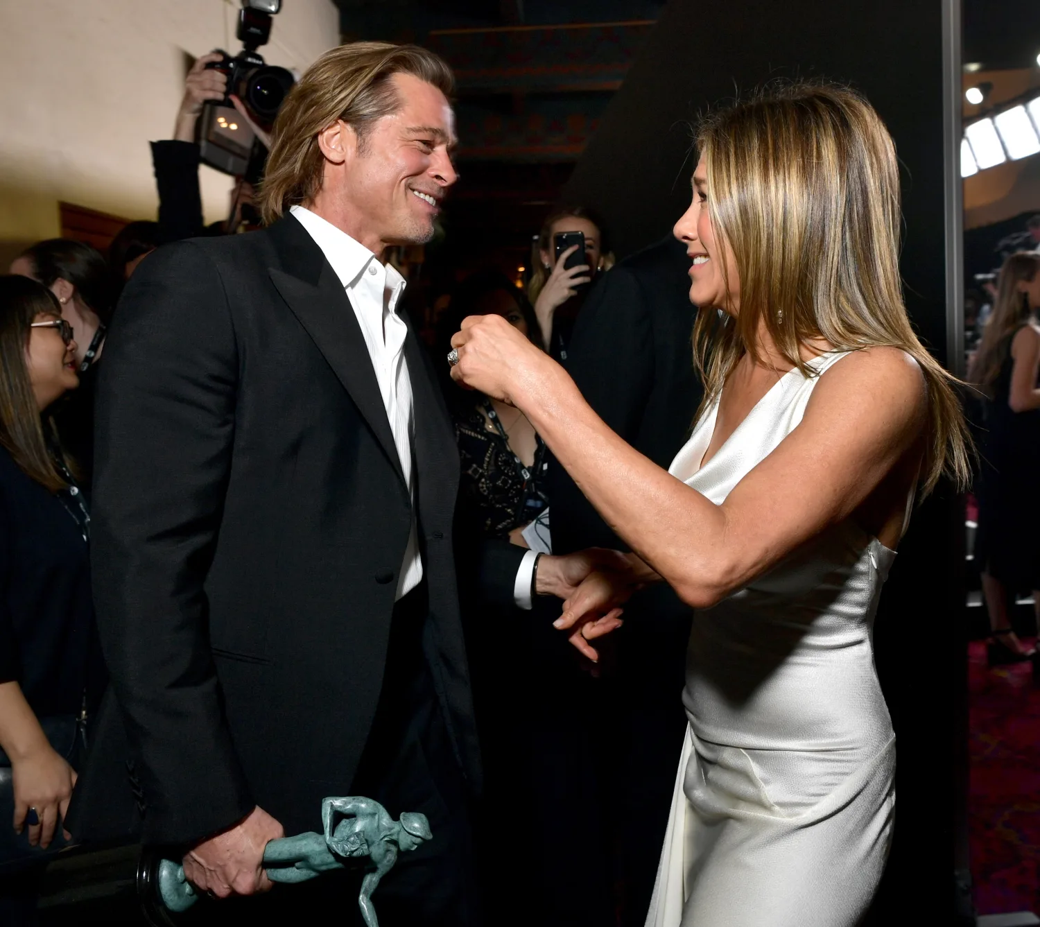Jennifer Aniston posts sexy picture after night out with ex Brad Pitt ...