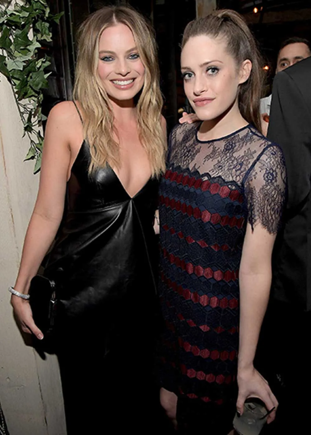 Margot Robbie Debuts Stunning Wedding Ring Set | New Idea