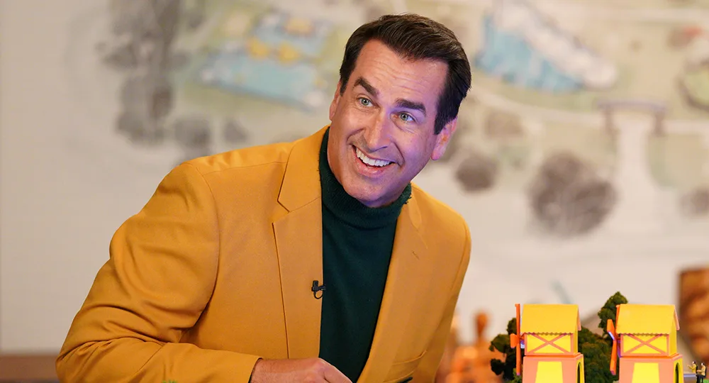Rob Riggle hopes to take Holey Moley global | New Idea